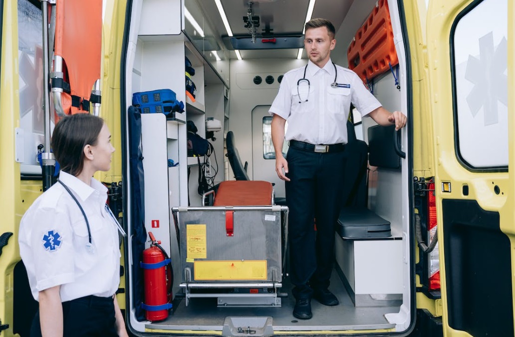 TIPOS DE AMBULÂNCIAS: atendimento 24 horas